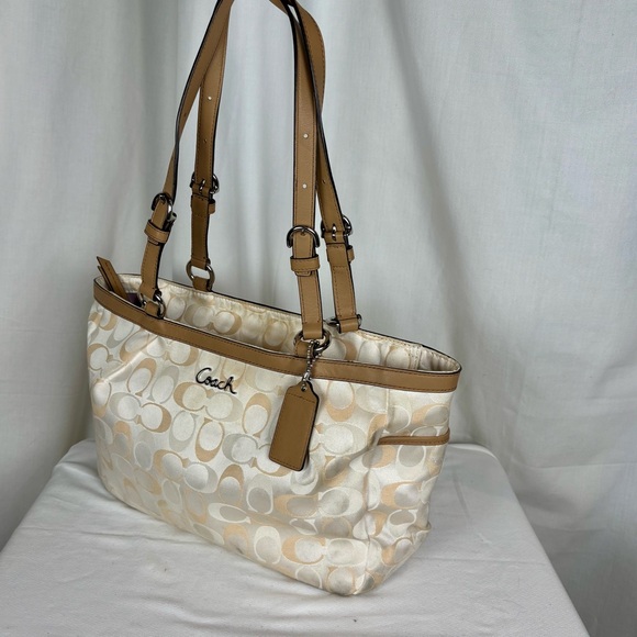 Coach | Bags | Coach Signature Canvas Tote Shoulder Bag Khaki Tan Style ...